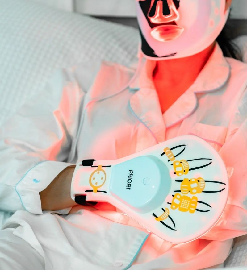 Priori Unveiled Hand Led Mask - Mặt nạ đèn led giảm nếp nhăn, đồi mồi ...